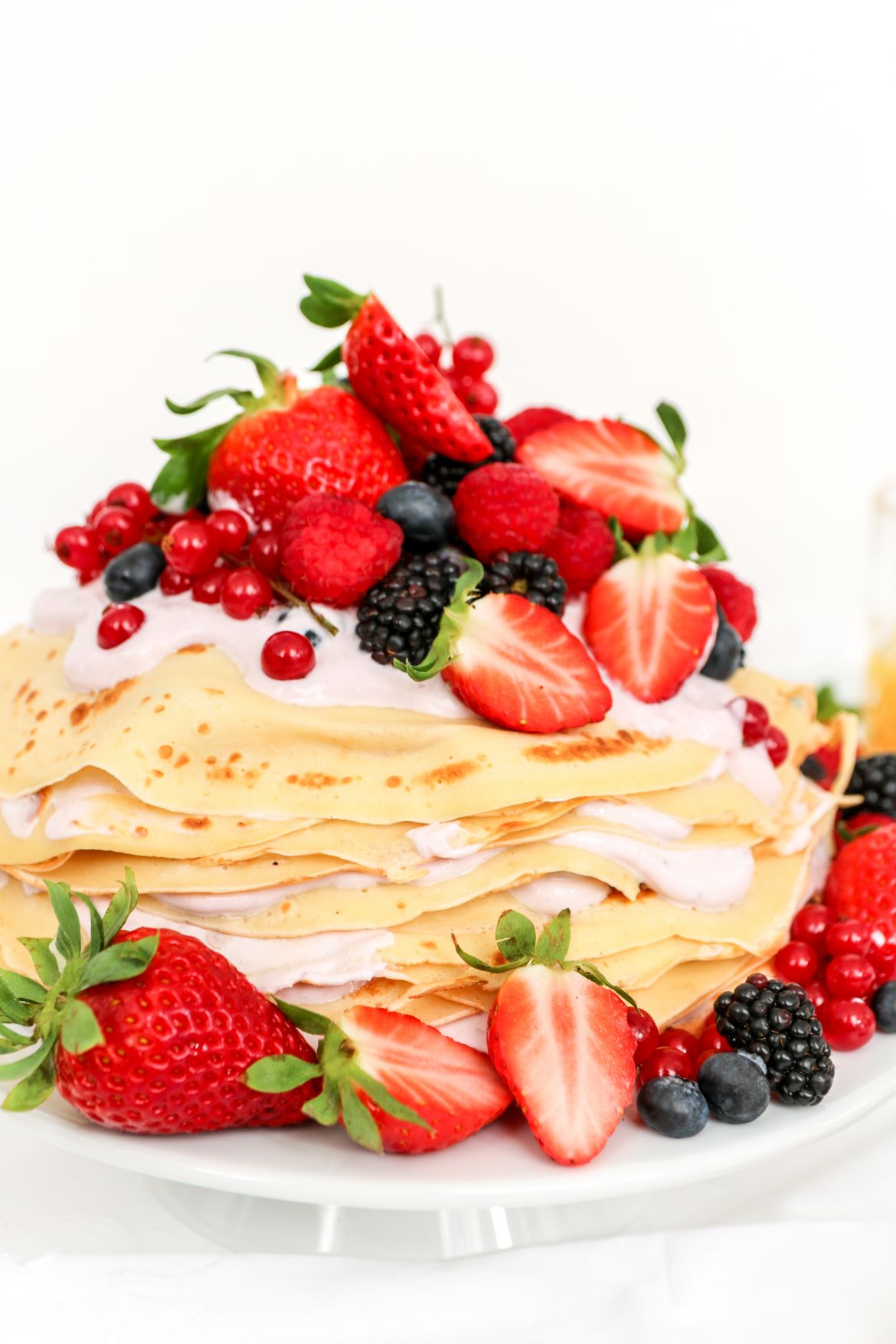 Rezept: Beerige Pfannkuchentorte für einen tollen Frühstückstisch.